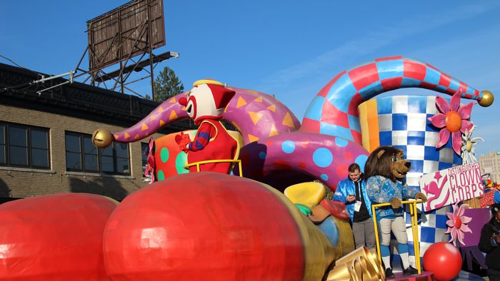 Parade Float Painting | Serve - Powered by Michigan State Spartans ...